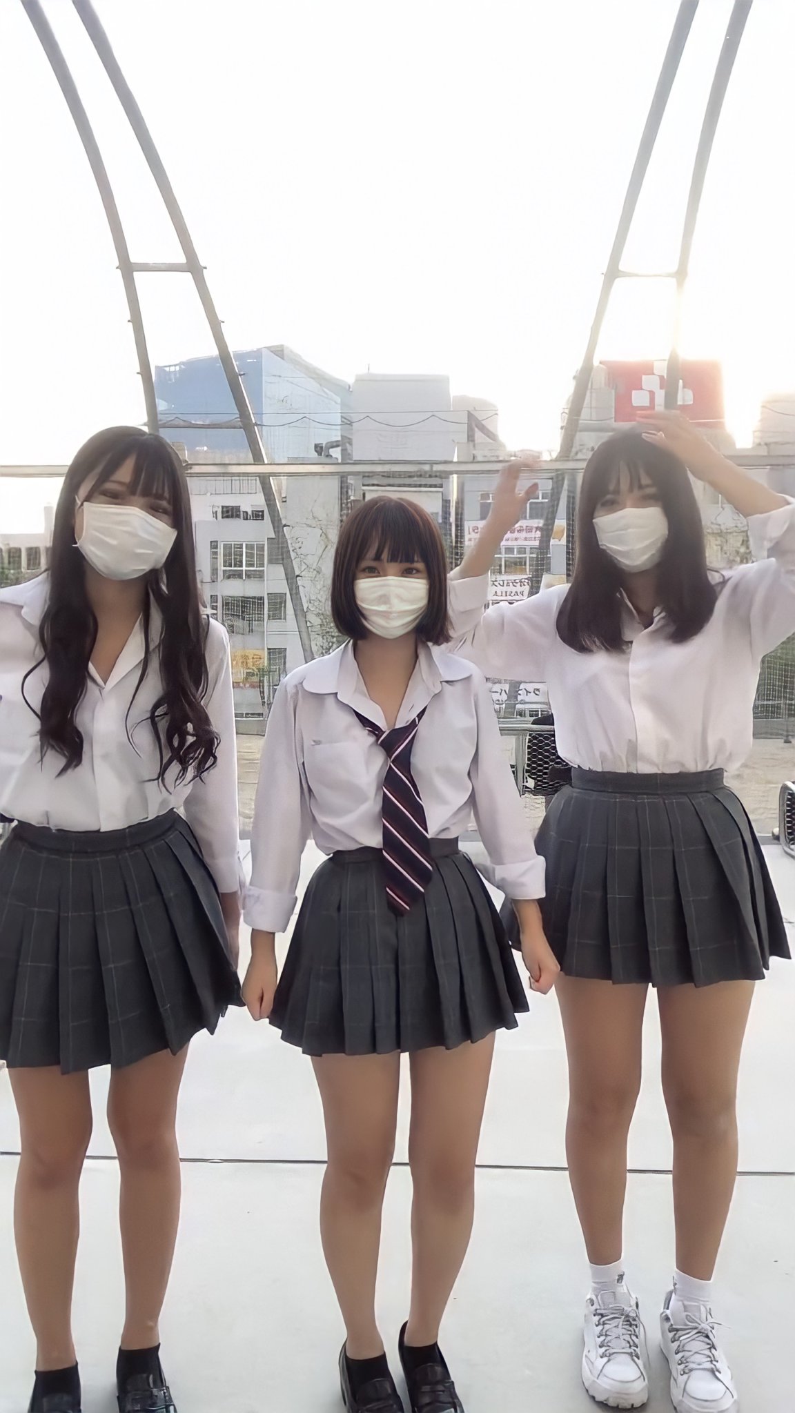 【画像】女子高生に「せんせえ～♡」って言われながら囲まれたら勃起勃起な集合写真 | JKちゃんねる|女子高生画像サイト